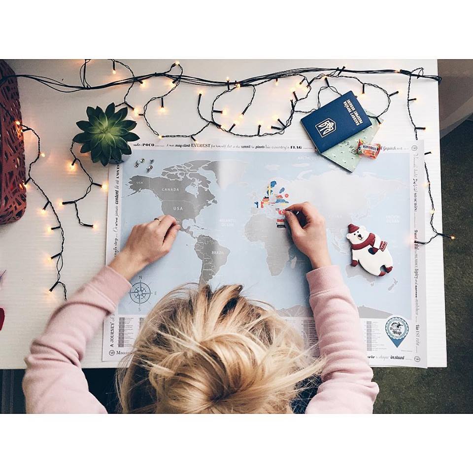 Scratch-off World Map with Flags (68 x 48 cm) – DMap factory – DMap Factory